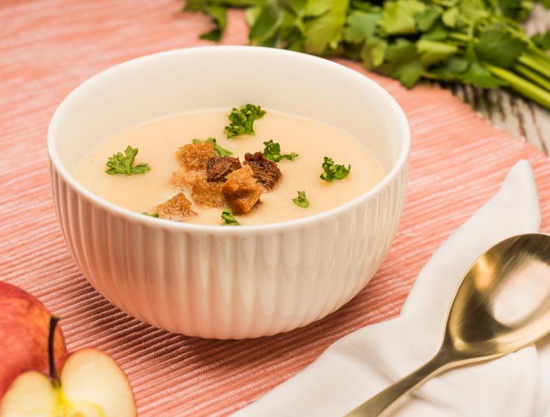 Apfel-Sellerie-Suppe » Einfache Rezepte & herzhafte Gerichte